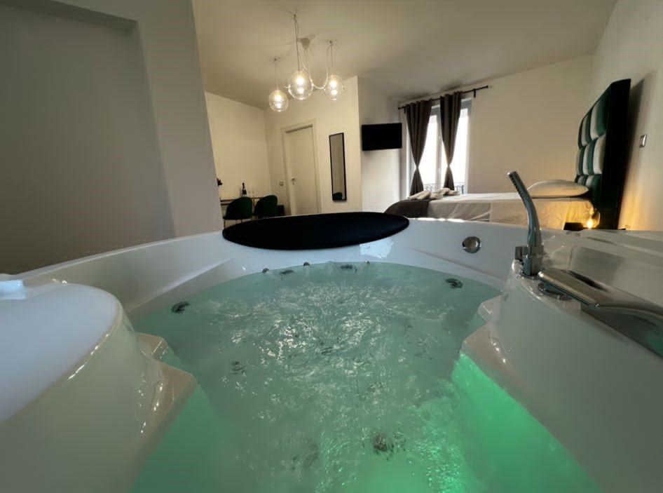 Habitat Luxury Suites – Suites & Camere in affitto per alloggiare nei ...